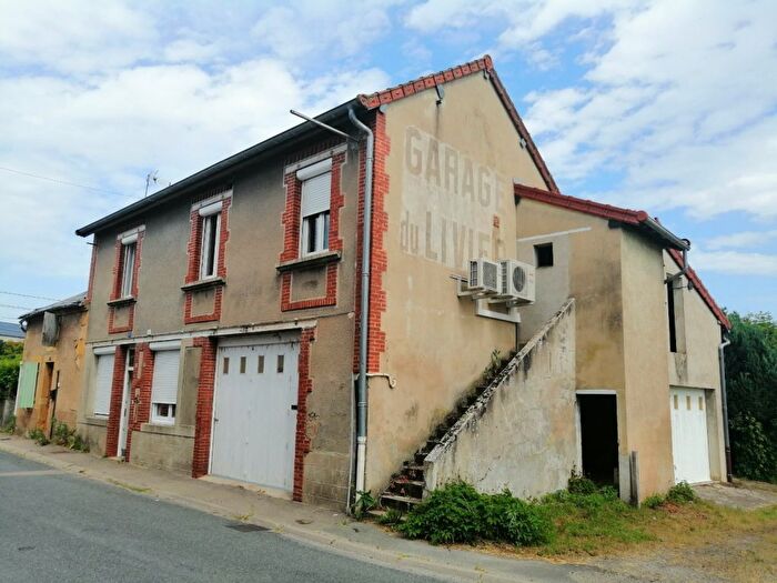Maison 4 pièces à Issy-l'Évêque, à louer