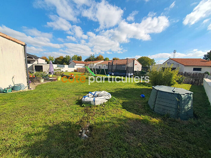 Maison à vendre - La Pommeraie-sur-Sèvre - 5 pièces - 3 chambres