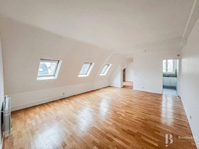 Appartement à louer - Saint Philippe du Roule, Paris ème arrondissement - 2 pièces - 1 chambre