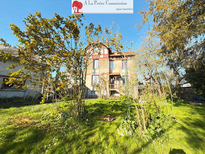 Maison à vendre - Nogent-le-Phaye - 10 pièces - 7 chambres