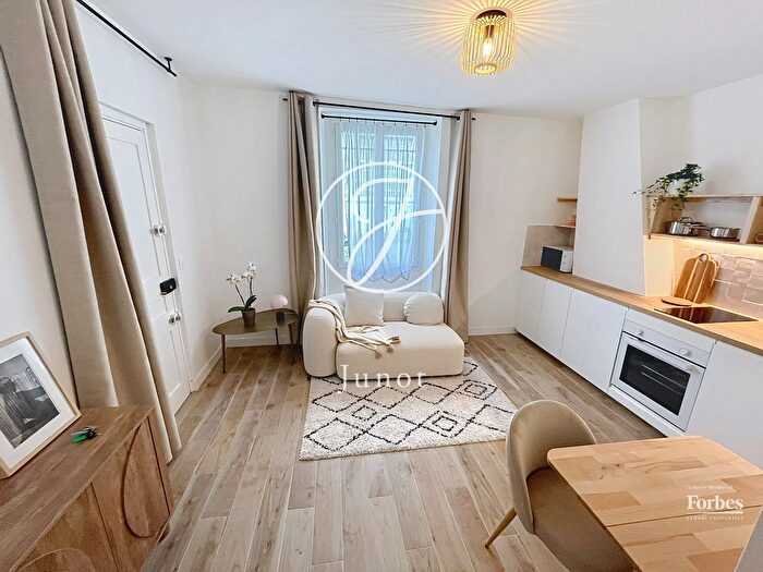 Paris 18ème, Montmartre, Sacré Coeur, Abbesses : Appartement 2 pièces à louer