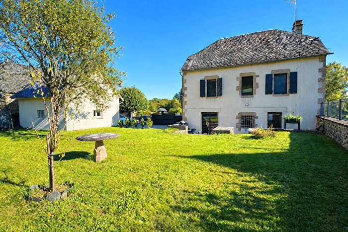 Maison à vendre - Marcillac-la-Croisille - 5 pièces - 3 chambres