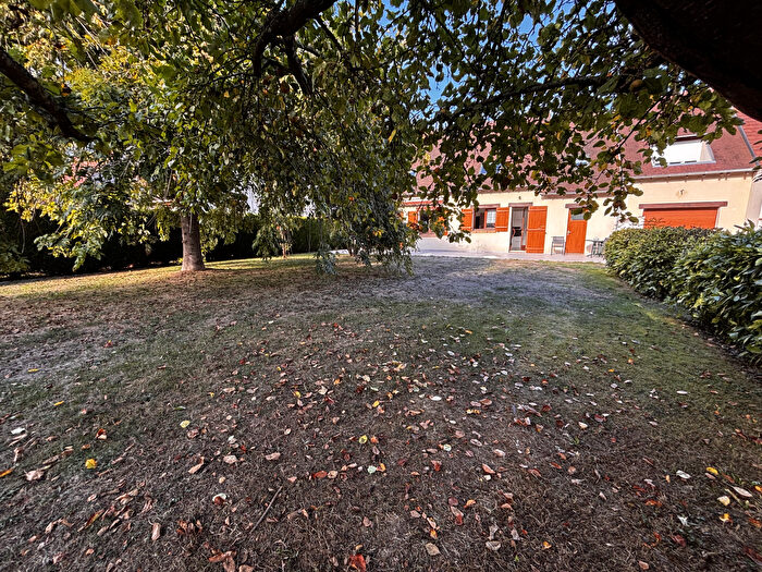 Maison 8 pièces à Villiers-sur-Morin, à vendre