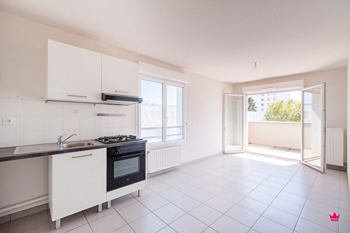 Appartement 2 pièces à Saint-Priest, Bel-Air, à vendre