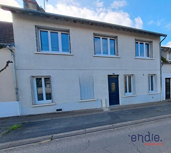 Maison à vendre - Ainay-le-Château - 4 pièces - 3 chambres