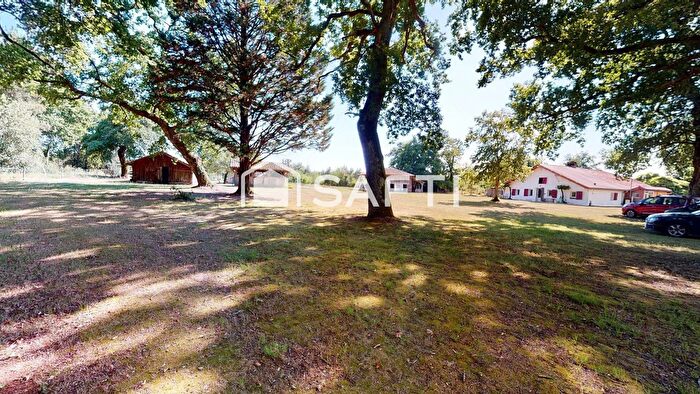 Maison 4 pièces à vendre à Sabres