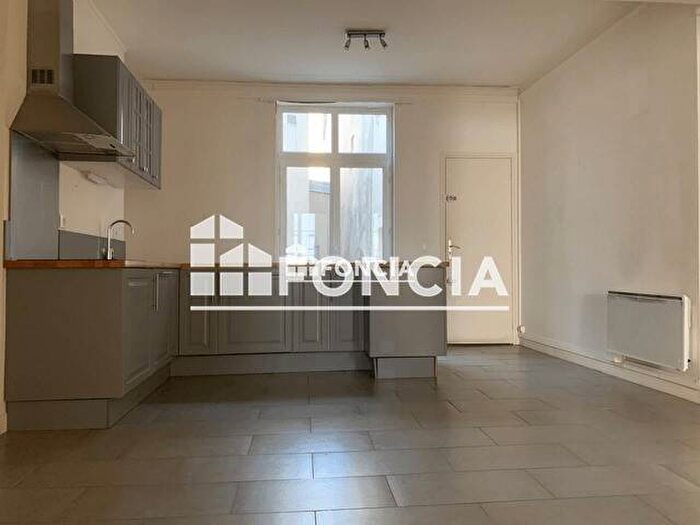 Appartement à louer - Haute Ville-Basse Ville, Chartres - 3 pièces - 2 chambres