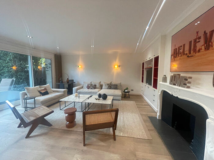 Appartement à louer - Neuilly-sur-Seine, Charles Laffitte - 5 pièces - 3 chambres