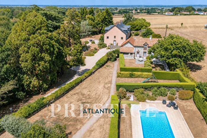 Maison 12 pièces à vendre à Frossay