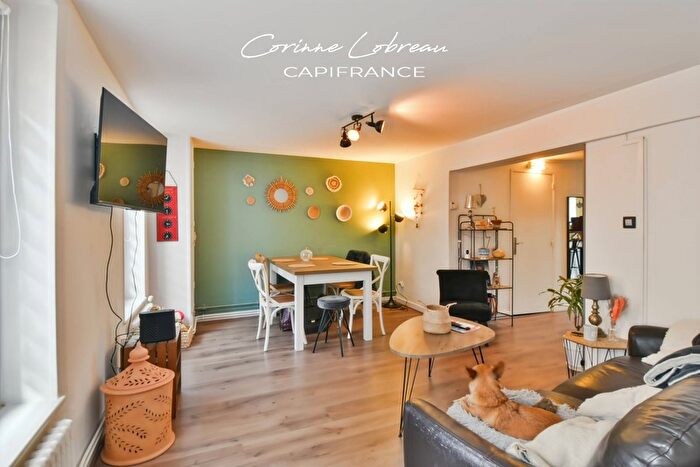 Maison à vendre - Bâgé-le-Châtel - 5 pièces - 4 chambres