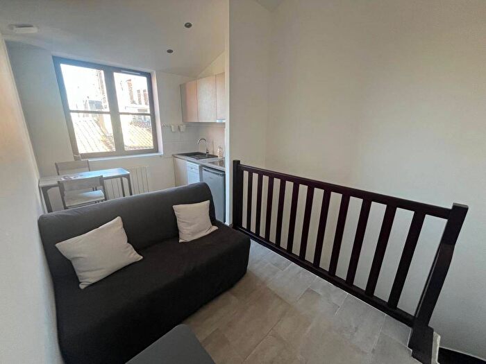 Appartement à louer - Vieux Lyon, Lyon ème arrondissement - 2 pièces - 1 chambre