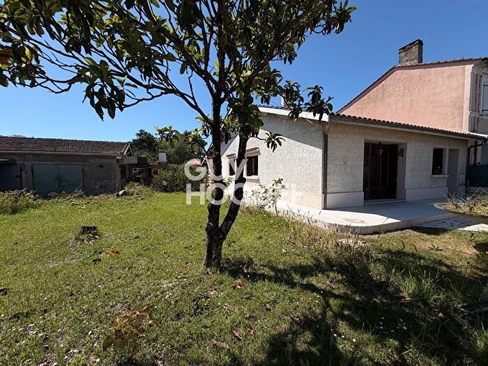 Maison 5 pièces à vendre à Saint-Estèphe