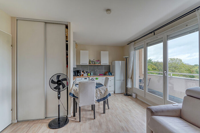 Montigny-le-Bretonneux, La Sourderie Nord : Appartement 1 pièce à vendre
