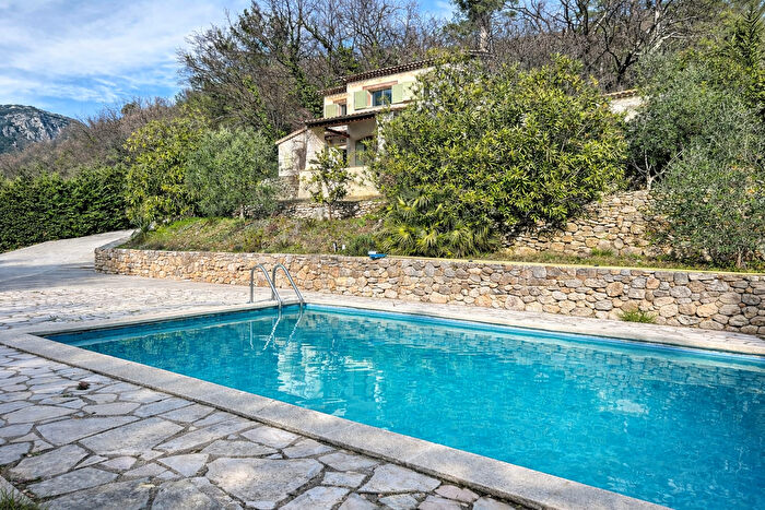 Maison à vendre - Tourrettes-sur-Loup - 4 pièces - 3 chambres