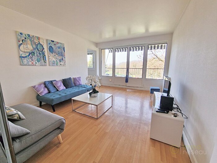 Appartement à vendre - Chennevières-sur-Marne, Le Moulin - 4 pièces - 2 chambres