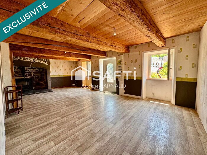 Maison à vendre - Laqueuille - 6 pièces - 4 chambres