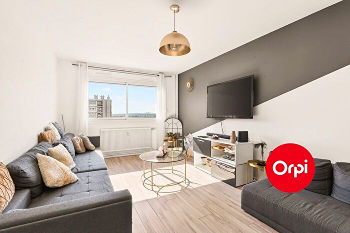 Appartement à vendre - Saint-Priest, Centre-ville - 4 pièces - 3 chambres