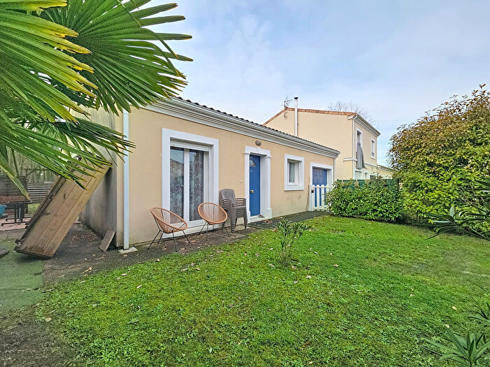 Maison à vendre - Pessac, CCLAPS, La Châtaigneraie - 4 pièces - 3 chambres