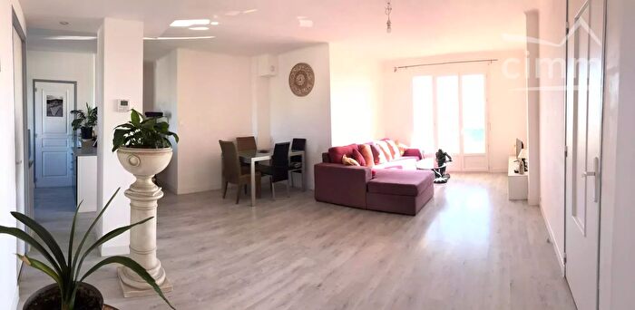 Appartement à vendre - Port-Saint-Louis-du-Rhône - 3 pièces - 2 chambres