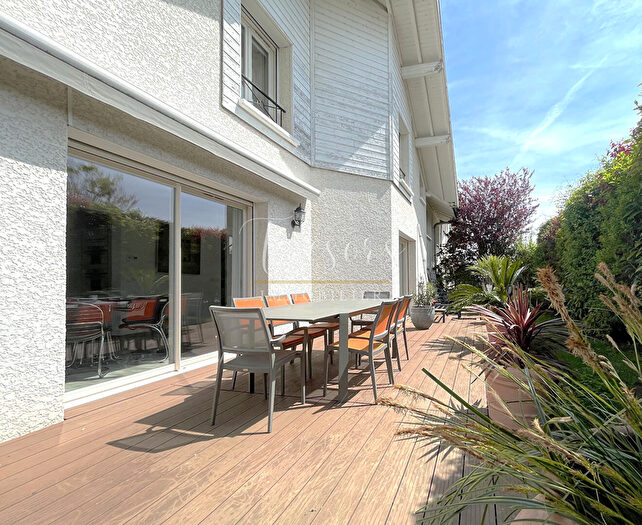 Maison à vendre - Divonne-les-Bains - 5 pièces - 4 chambres