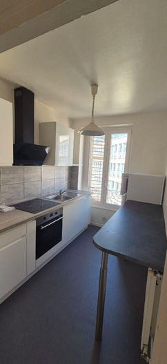 Centre Ville-Charles III, Nancy : Appartement 4 pièces à louer