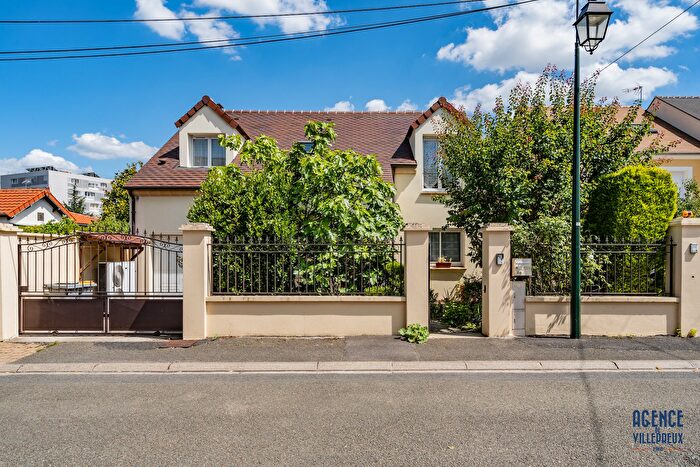 Maison à vendre - Les Clayes-sous-Bois - 5 pièces - 3 chambres