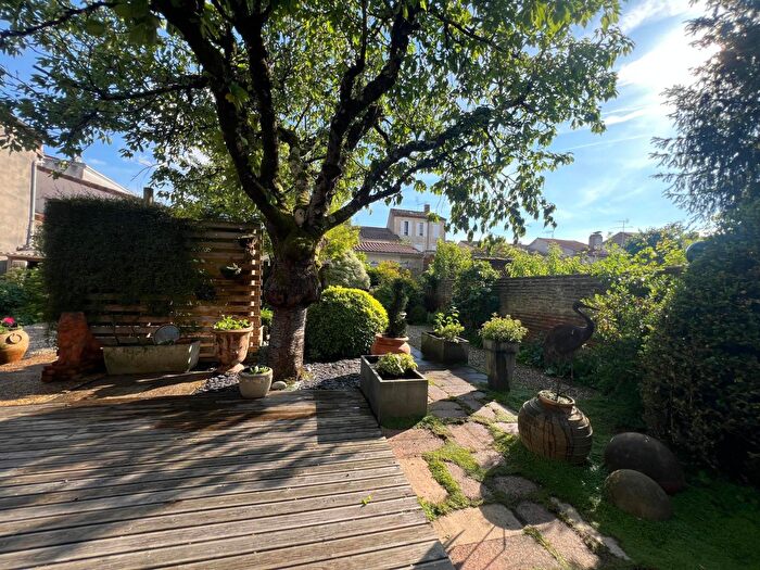 Maison à vendre - Tonneins - 7 pièces - 4 chambres