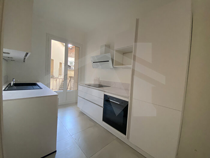 Appartement à louer - Grenoble, Centre-ville - 3 pièces - 2 chambres