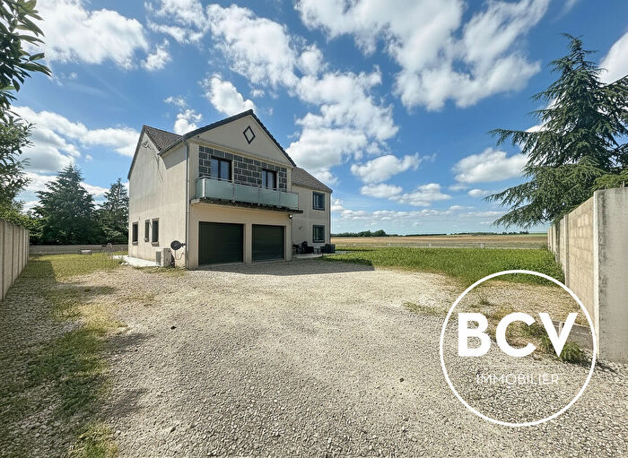 Maison 6 pièces à vendre à Saint-Arnoult-des-Bois
