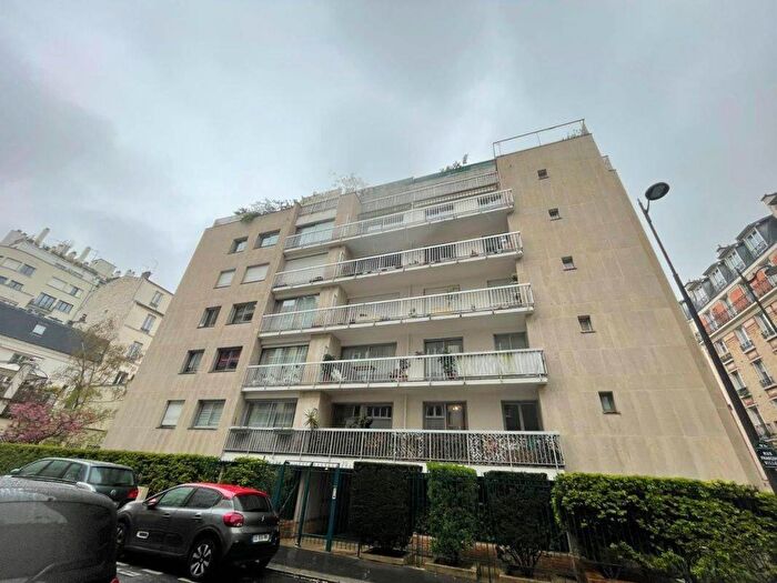 Appartement à louer - Alleray Procession, Paris ème arrondissement - 2 pièces - 1 chambre