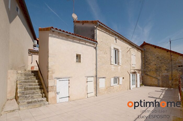 Maison à vendre - Ruffec - 6 pièces - 1 chambre