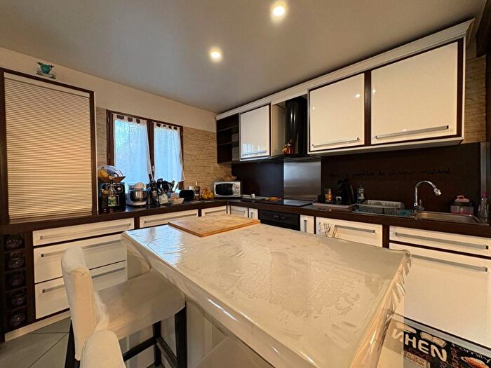 Maison à vendre - Mortefontaine-en-Thelle - 5 pièces - 3 chambres