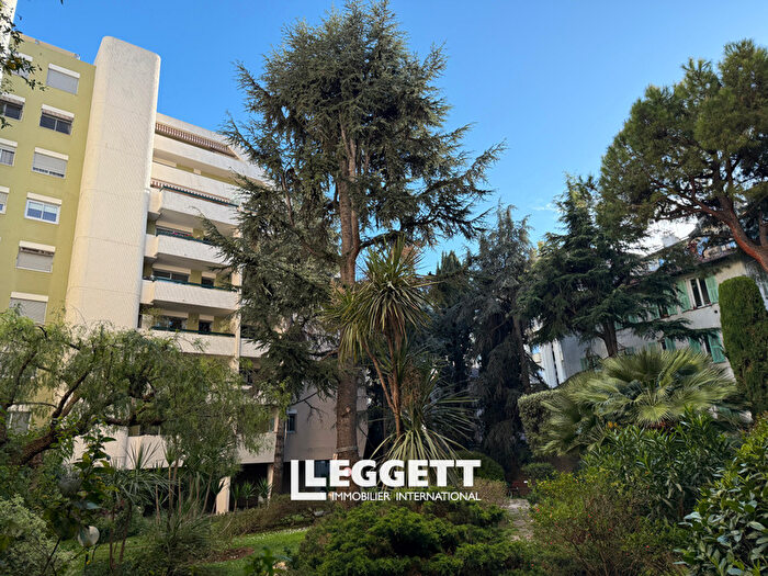 Appartement à vendre - Nice, Saint-Lambert, Bas-Cimiez - 3 pièces - 2 chambres