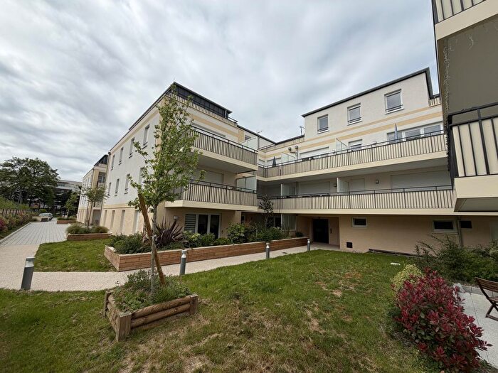 Appartement 4 pièces à Dammarie-les-Lys, L'Abbaye du Lys, Centre-ville, Soubiron, à vendre
