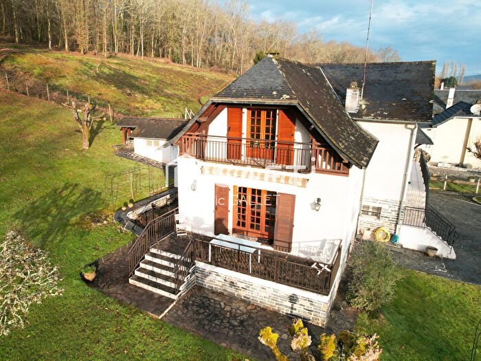 Maison à vendre - Saint-Viance - 6 pièces - 4 chambres