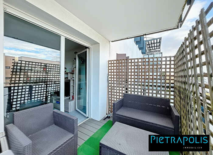 Appartement à vendre - Saint-Fons - 3 pièces - 2 chambres