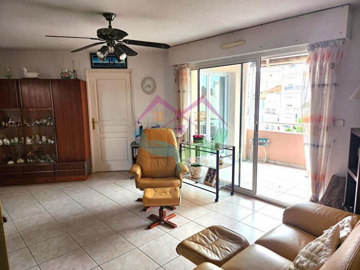 Appartement à vendre - Saint-Raphaël, Centre-ville - 3 pièces - 2 chambres