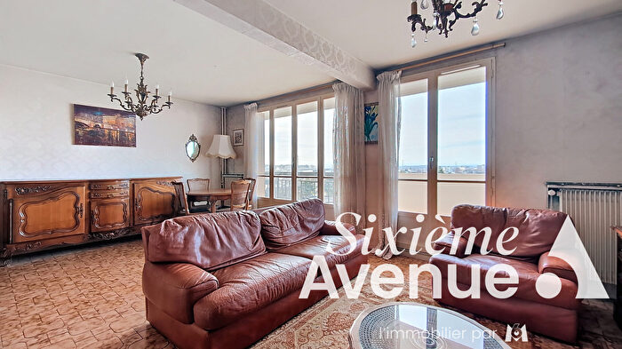 Appartement à vendre - Vénissieux, Georges Levy, Ernest Renan, Moulin à vent - 4 pièces - 2 chambres