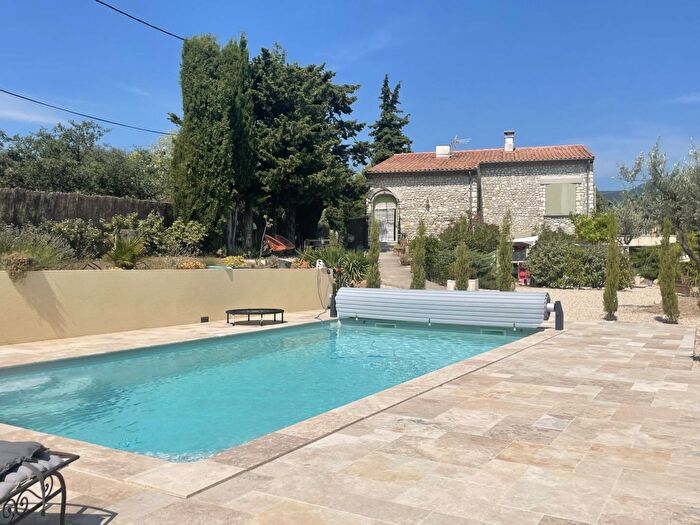 Maison à louer - Saint-Pantaléon-les-Vignes - 5 pièces - 3 chambres