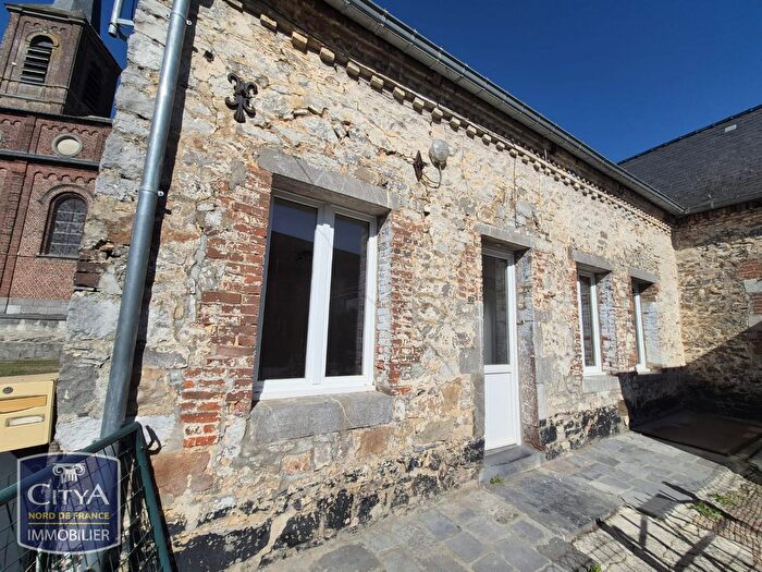 Maison 3 pièces à louer à Sars-Poteries