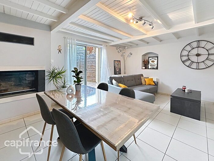 Maison à vendre - Pas-de-Jeu - 5 pièces - 3 chambres