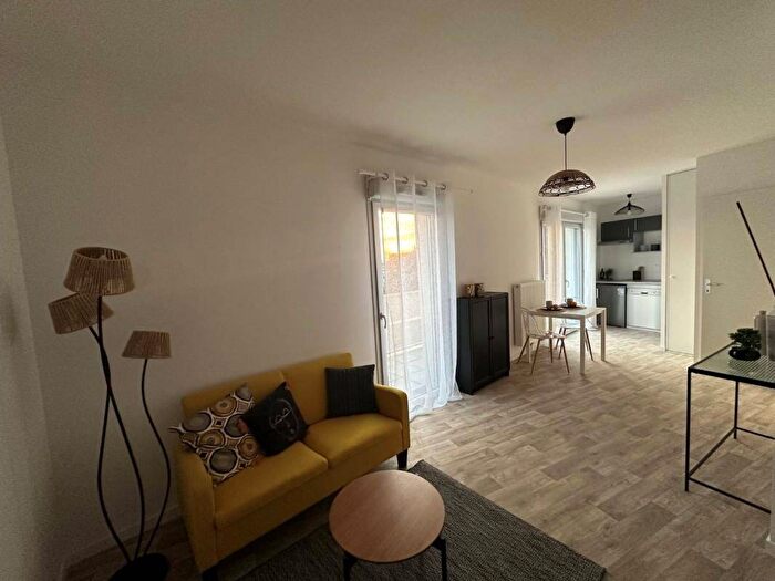 Appartement à louer - Faubourg Saint Catherine-Faubourg de Paris-Le Vignole, Valenciennes - 2 pièces - 1 chambre