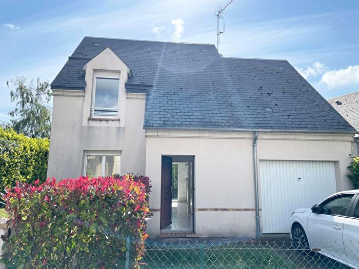 Maison 5 pièces à Barjouville, à vendre