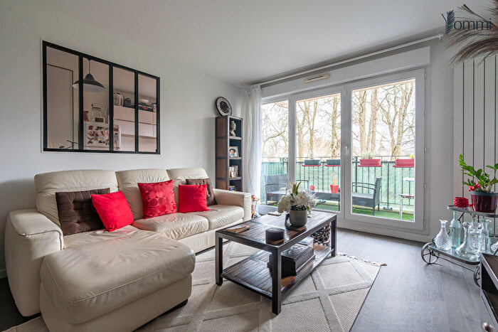 Appartement à vendre - Noisy-le-Grand, Est - 3 pièces - 2 chambres