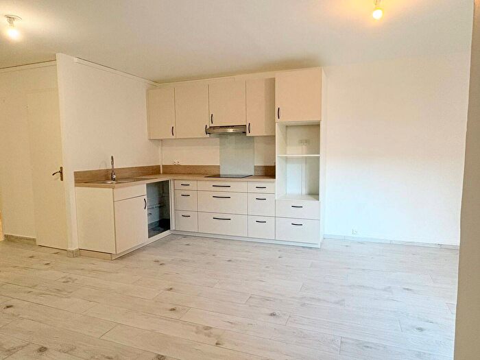 Les Genêts-Le Vinatier-Le Lessivas, Bron - Appartement 3 pièces à louer