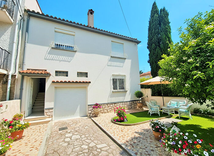 Maison 8 pièces à Perpignan, Bas Vernet, Clodion, à vendre
