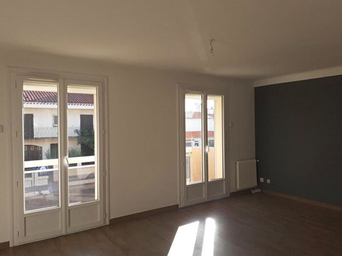 Appartement à louer - Perpignan, Clos-Banet - 4 pièces - 3 chambres