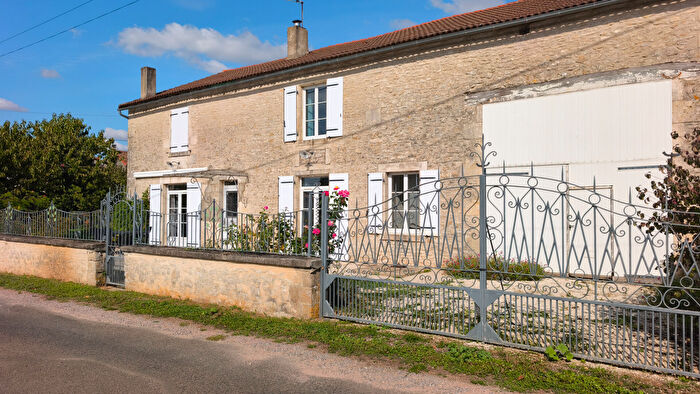 Maison 7 pièces à vendre à Voulême