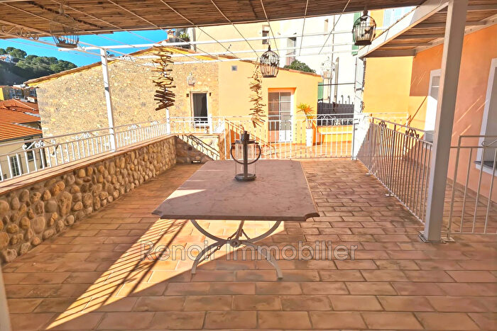 Appartement à louer - Cagnes-sur-Mer, Haut de Cagnes - 3 pièces - 2 chambres