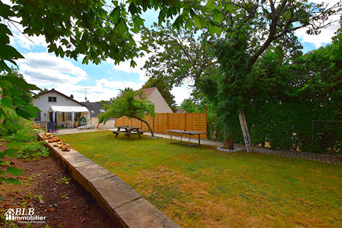 Maison à vendre - Les Essarts-le-Roi - 5 pièces - 4 chambres